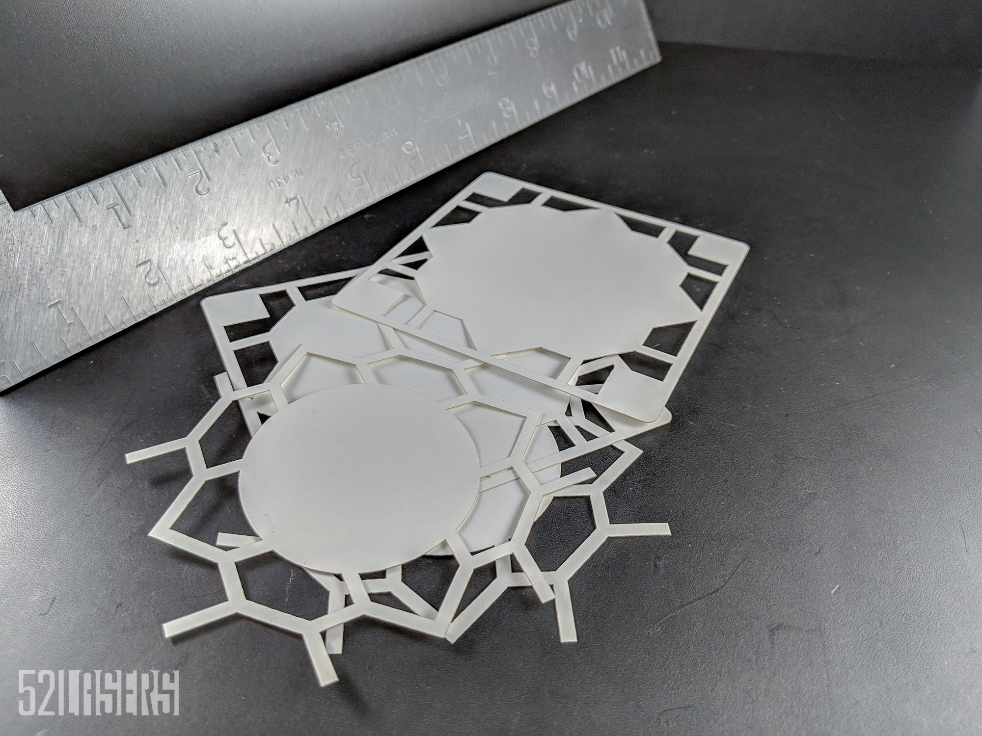 137: Layered Mirror – 52LASERS