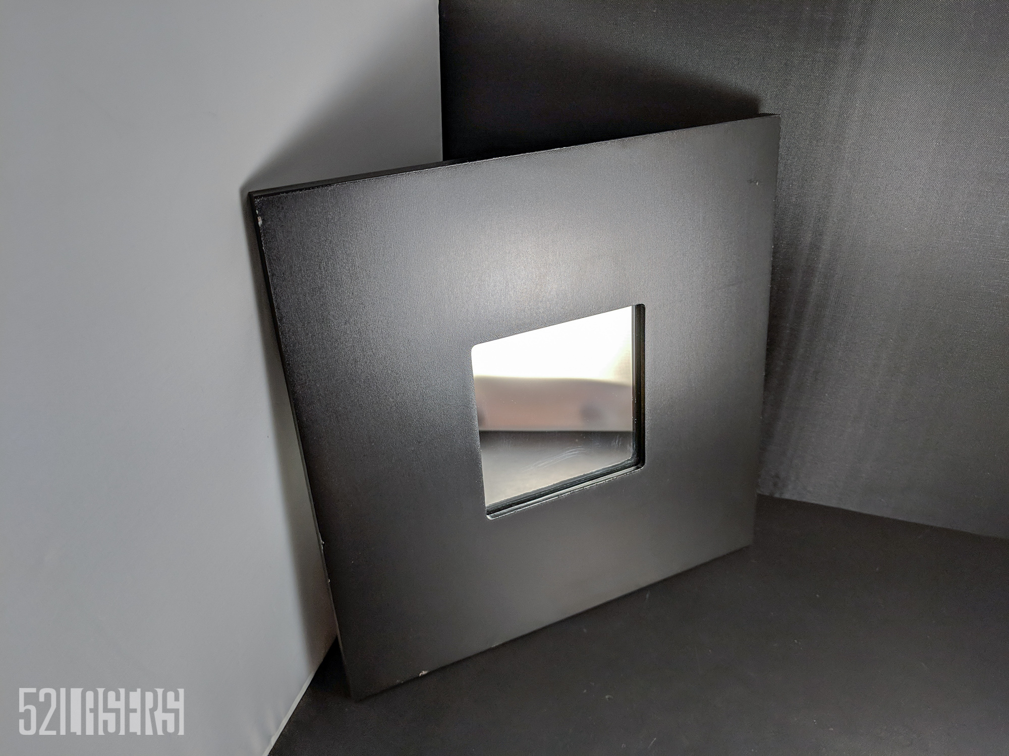 137: Layered Mirror – 52LASERS